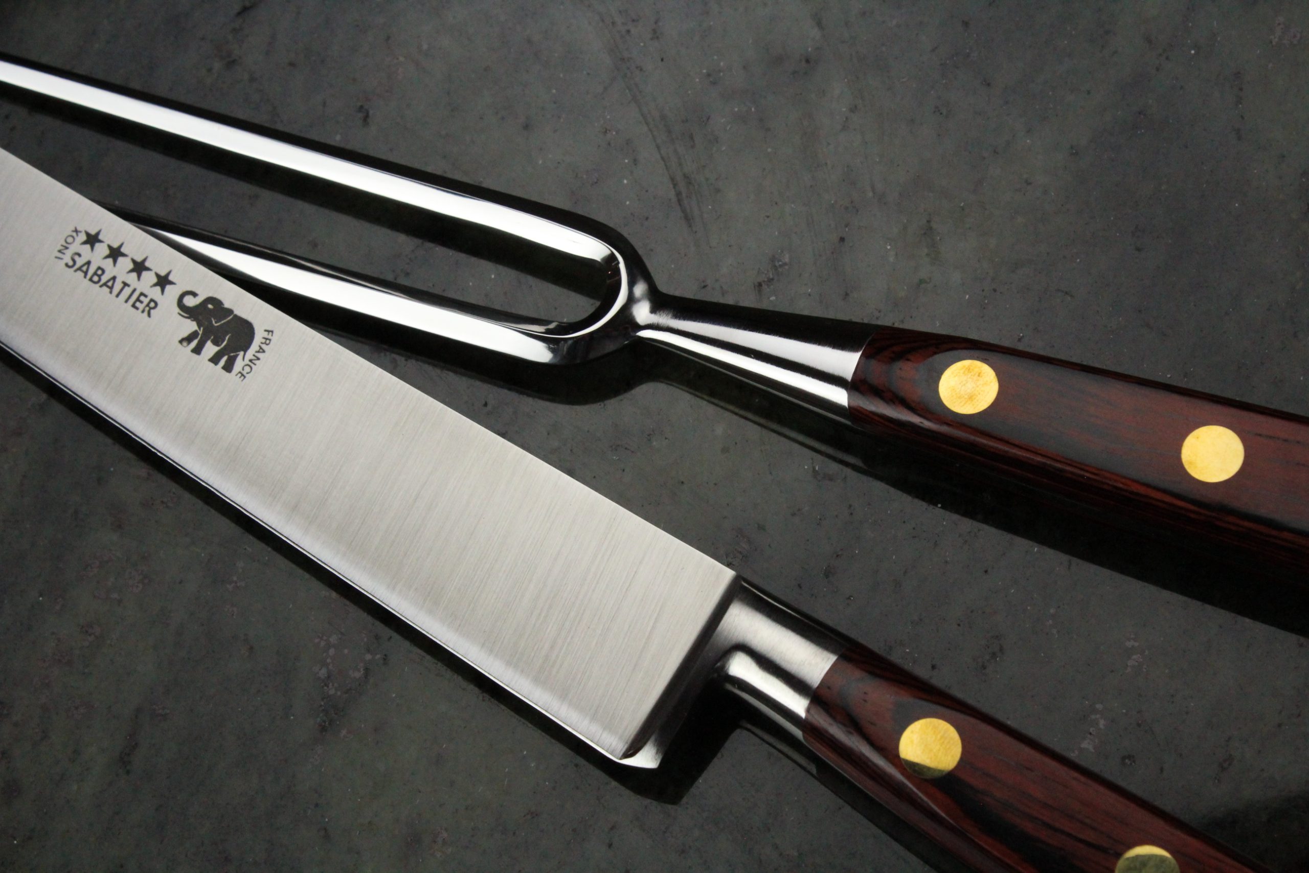 Stainless or Carbon Steel - Sabatier Knives UK